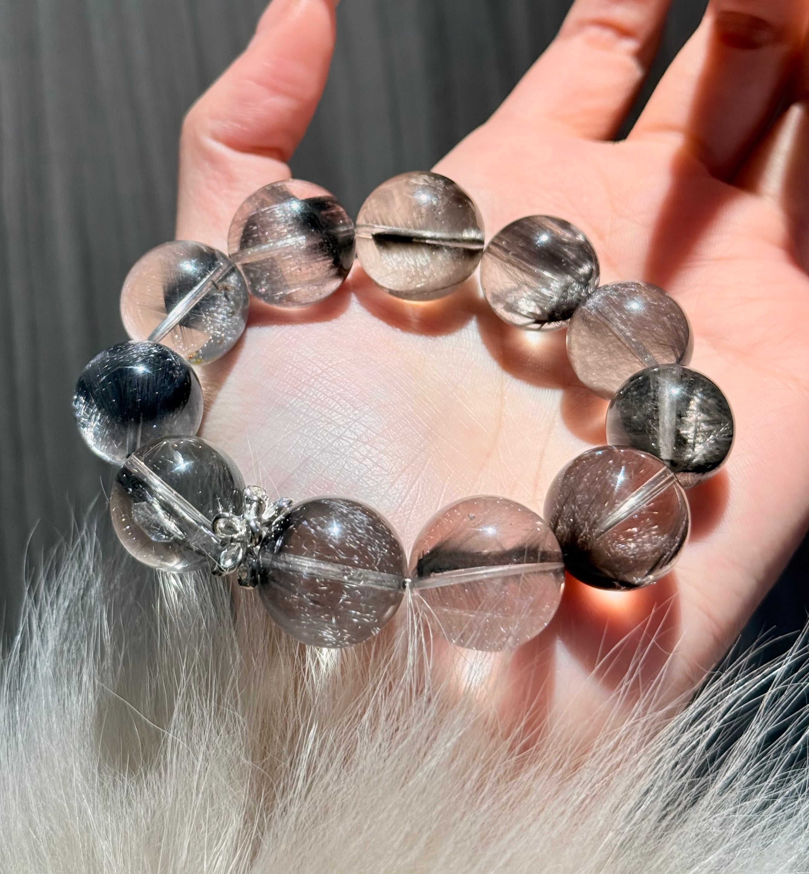 Brookite in Quartz Bracelet 收藏级黑银钛（18mm ） – CHILI CHILI CRYSTAL
